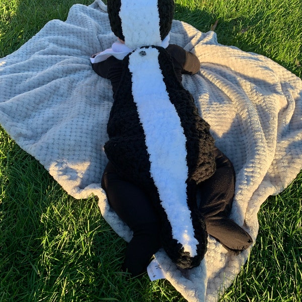 Lil' Stinker Skunk Cuddle Critter Cape Set Newborn Photography Prop - Etsy