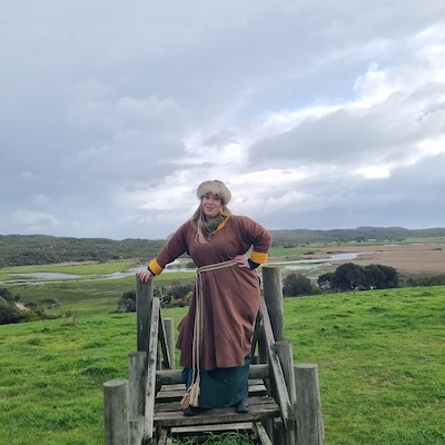 Early Medieval Viking Wool T-tunic Dress Based on Hedeby Sources for ...