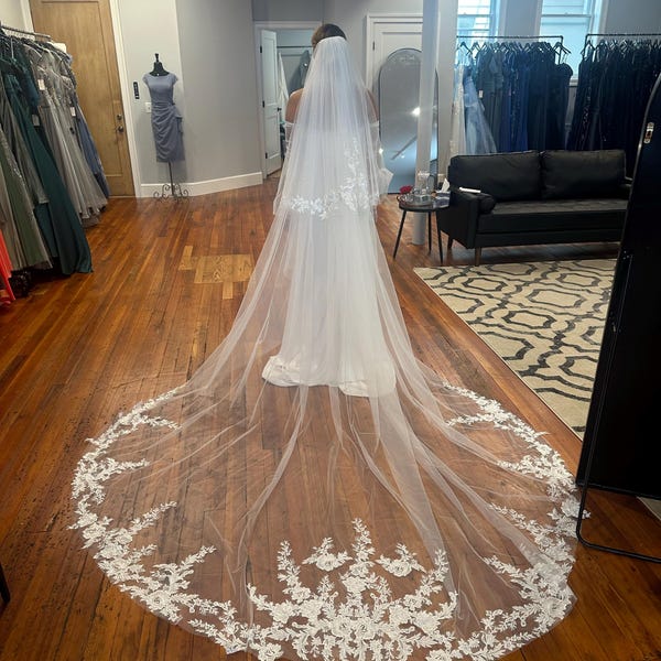 Scallop Cut Veil Flower, Mermaid Tail Bridal Veil, Veil Wedding ...