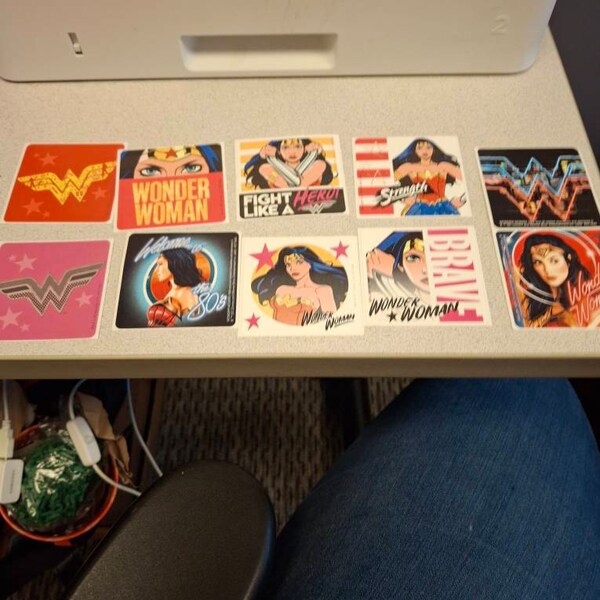 Frozen Stickers Dots - Elsa Anna - Envelope Seals, Party Favours ...