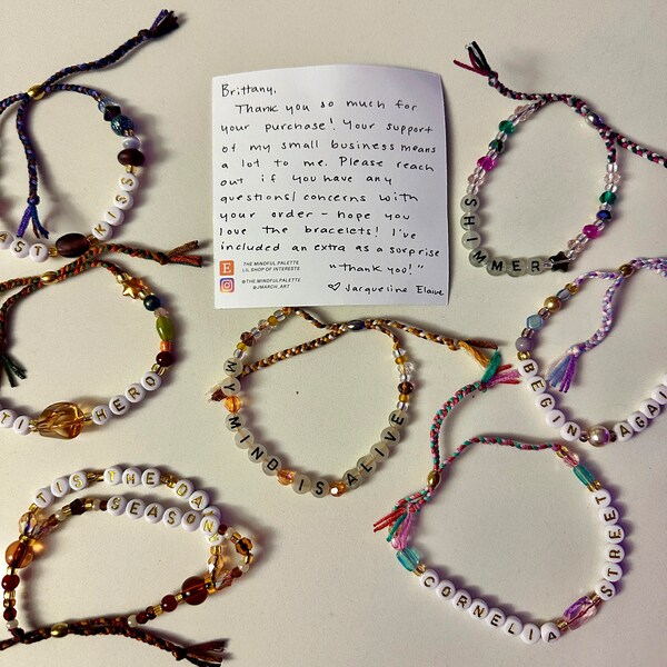 Books & Reading Friendship Bracelets | Dark Academia, Hot Girls Read ...