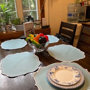 Placemats/ Light Blue Round Scalloped Edge Mat/ Recycled Waterproof ...