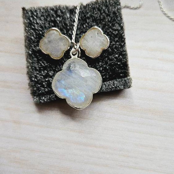 Red Coral Gemstone Pendant, Stabilized Coral 14KT Vermeil Locket, Red ...