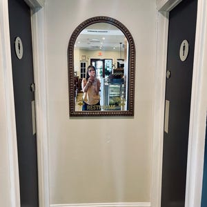 Checkout Sign With Arrow. Arrow Signs. Directional Checkout Sign ...