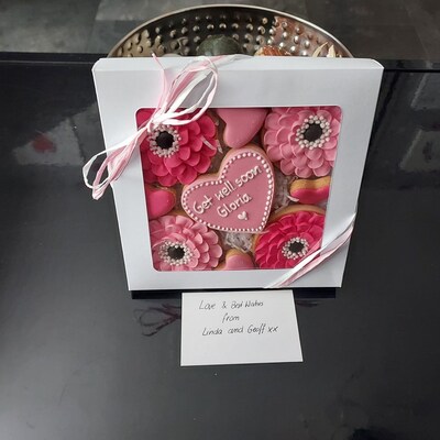 Henna-style Decorated Cookies / Indian Bollywood Henna Mehndi Biscuit ...