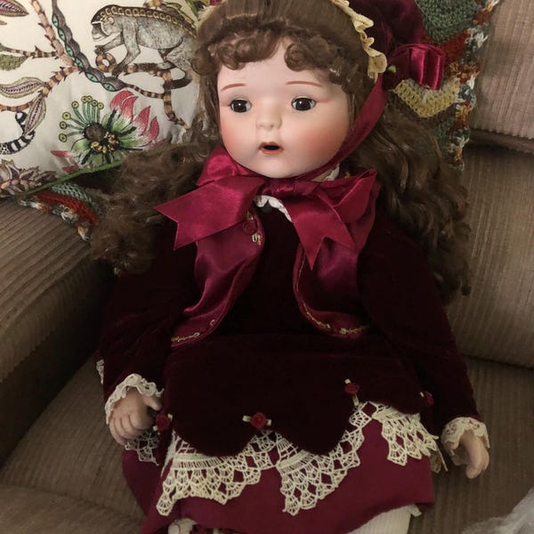 Vintage the Heritage Heirloom Collection Unique Porcelain Doll, Art ...