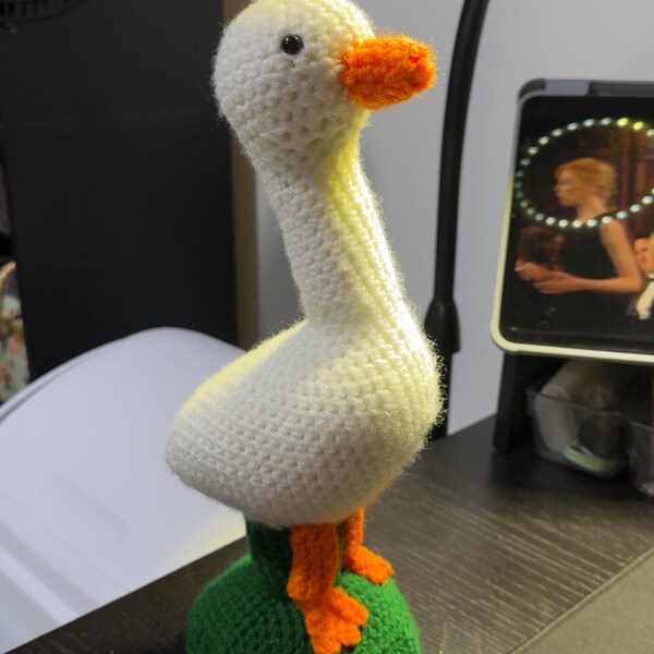 PATTERN ONLY! Crochet Desk Goose PDF Pattern, Bonus: Rain Hat and ...