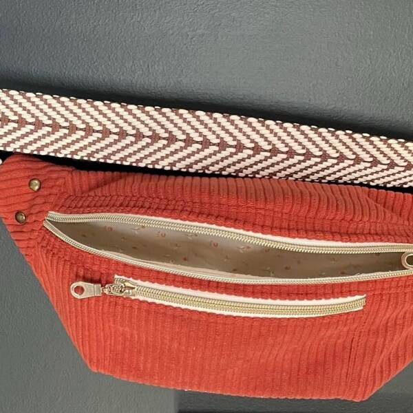 Hip Bag SEWING Pattern, VIDEO, 2 Sizes, Hipster Pouch, Fanny Pack ...