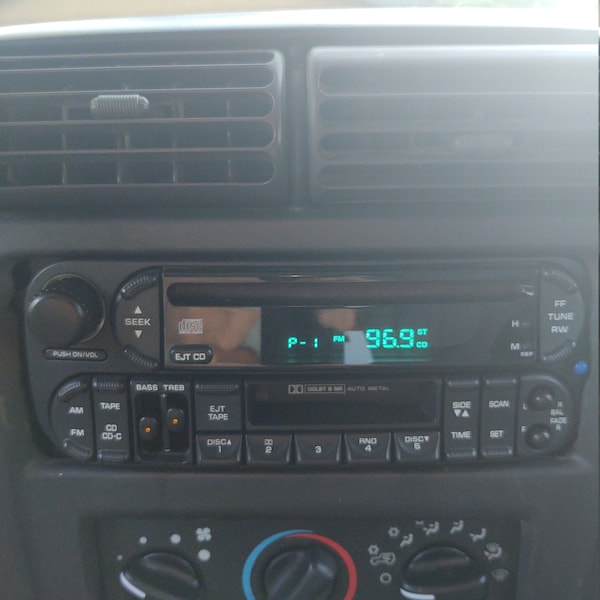 2011-2012 Chevrolet Impala Am Fm Mp3 Single Disc CD Player With ...