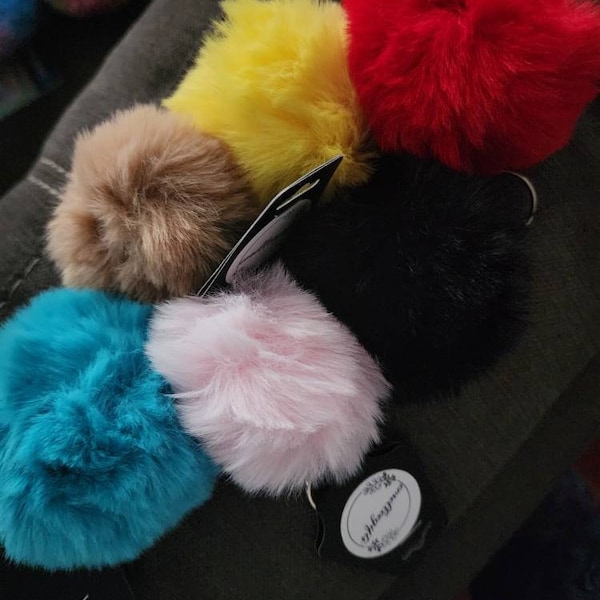 Pom-pom Key Chain ~ Key Fob Pom ~ Leather Wristlet ~ Key Fobs ~ Pom-pom ...