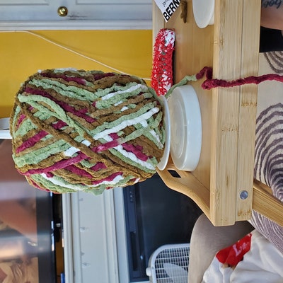 Wool Jeanie the Magnetic Yarn Ball Holder Which Feeds by Revolving the ...