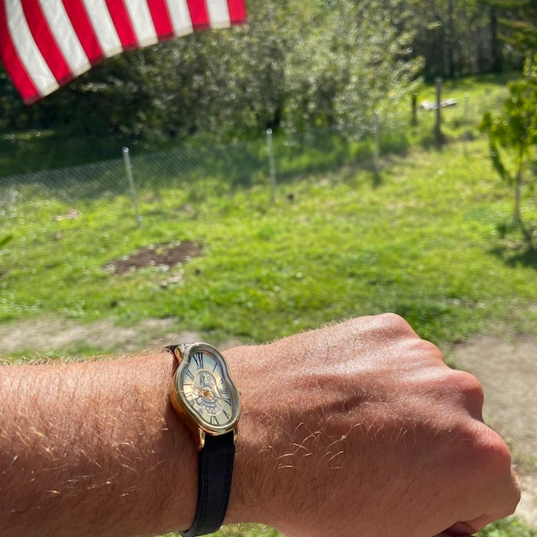 Orologio Surrealist Art Design Surrealism Watch Art Liquid Time Dali ...