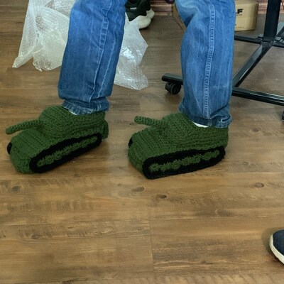 Tankschuhe Tank Shoes for Him Crochet Slippers Crochet Tank Slippers ...