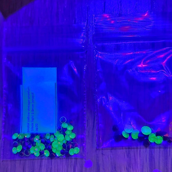 RARE Huge 14.5mm Huge Deep Cut Uranium Glass Gem Glows in Black Light ...