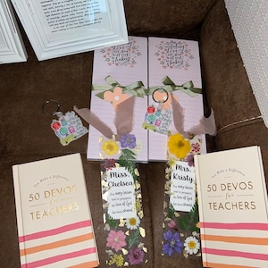 Custom Birth Month Flower Gift, Personalized Name Press Flower Bookmark ...