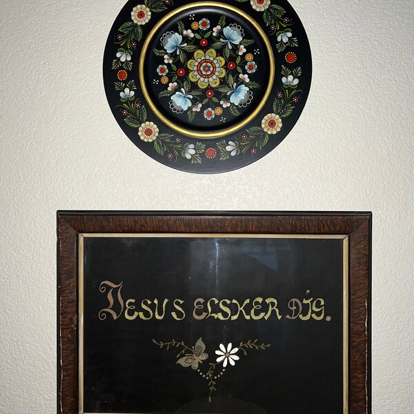 12" Telemark Rosemaled Plate With Regency Bars on Black Background - Etsy