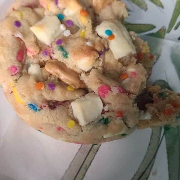 Build Your Own 6 Cookie Box - Large Bakery Style Cookies - Dessert ...