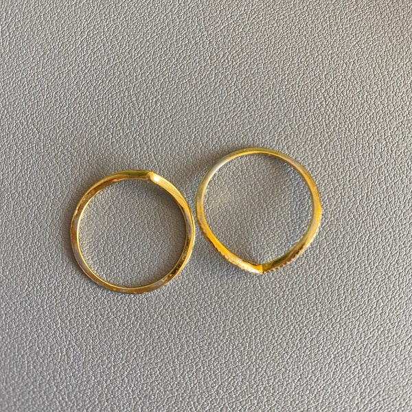 Curve Ring Set by Caitlynminimalist Set of 2: Diamond Chevron Ring ...