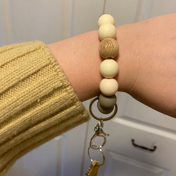 Silicone Bead Wristlet • Bracelet Keychain • Hands Free - Etsy