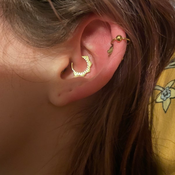 Flower Daith Hoop, 18k Gold Plated Sterling Silver, Cartilage Earring ...