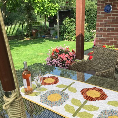 Simply Spring Table Runner PDF Pattern - Etsy