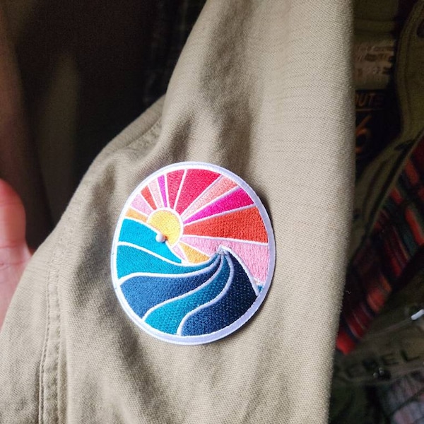 Patchclub Wave and Sun, Aesthetic Colorful Ocean Patch, 2 or 3 Inches ...