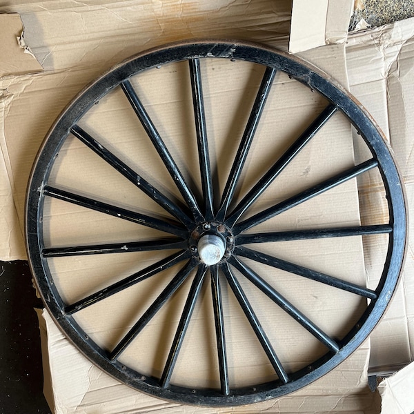 Authentic Amish Country Wagon Wheel - Rustic Garden Décor, Primitive ...