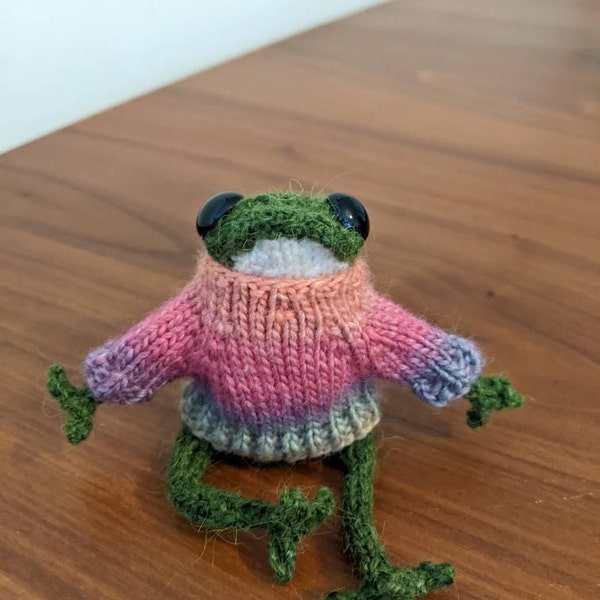 KNITTING PATTERN Frog's Deer Sweater - Etsy