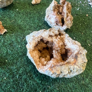 100 Count Whole Unopened Uncut Mini Geodes Jewelry Size Lapidary ...