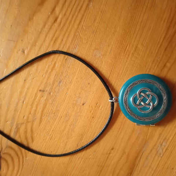 Vintage Style Metallic Blue Locket. Filigree Locket. Gift for Women. - Etsy