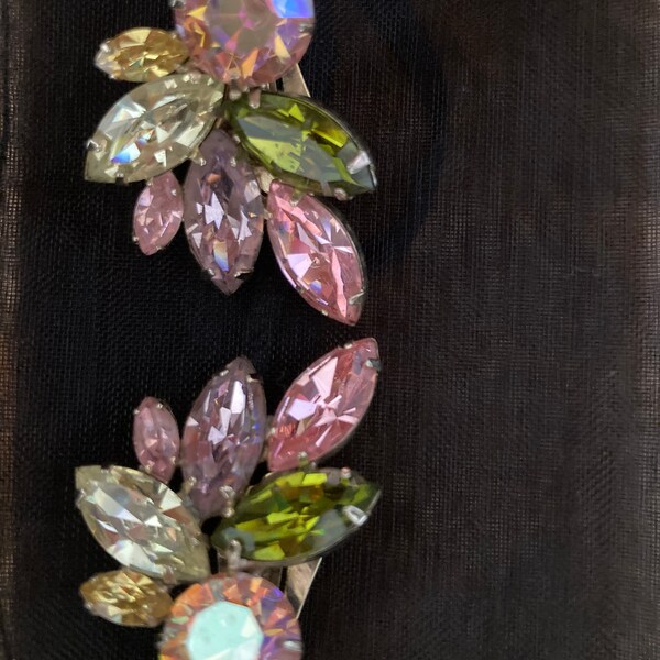 Trifari Brooch Classic - Etsy