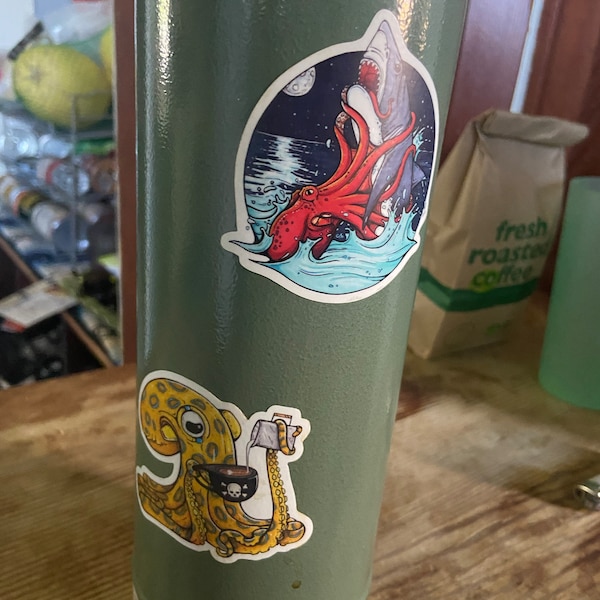 Latte Luna, the Blue-ringed Octopus Sticker, Laptop Sticker, Reusable ...