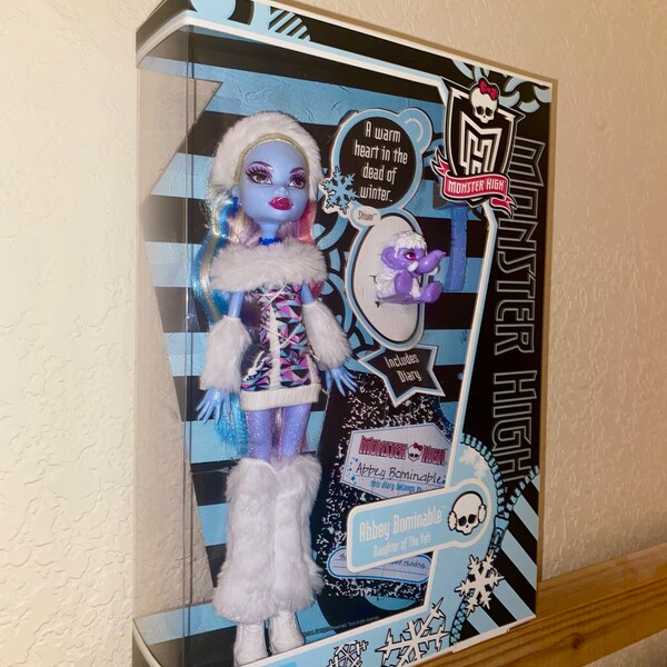 Werewolf Sisters, Clawdeen and Howleen. - Etsy