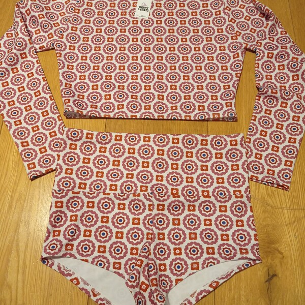 Women's Long Sleeve Crop Top Rash Guard & High-waist Shorts | Coral ...