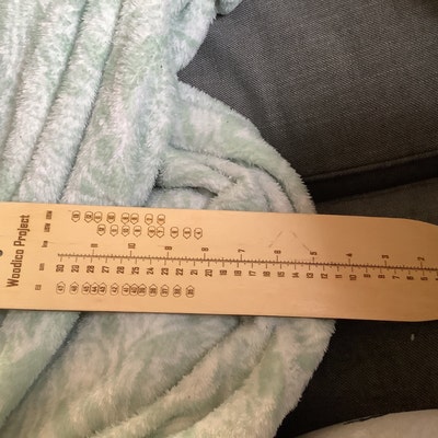 Sock Knitting Ruler Allows to Measure the Foot Length of a Knitted Sock ...
