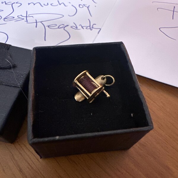 10k 1900 Locket of a Raised Lion Head -diamond in Mouth Green Gemstone ...