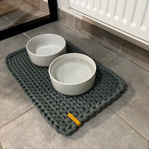 Chunky and Fluffy Crochet Round Rug, Handwoven Carpet With a Minimalist ...