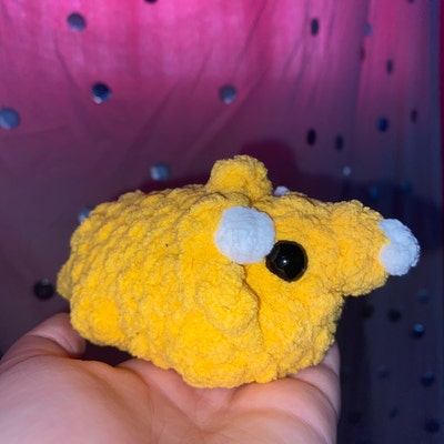 Crochet Candy Corn Bee Keychain - Etsy