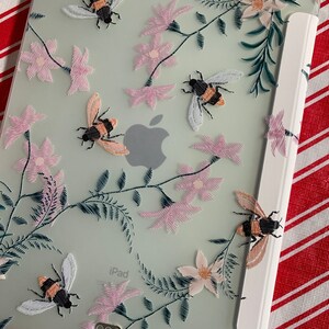 Bee iPad Case 6th Gen Floral Girl iPad 9.7 2018 Cute Flowers iPad Pro ...