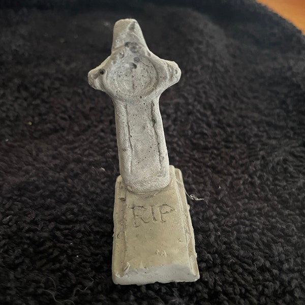 Tiny Cemetery Mausoleum Crypt Cement Potted Plant Terrarium Decorations ...