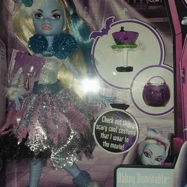 Werewolf Sisters, Clawdeen and Howleen. - Etsy