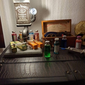 EXCELLENT CONDITION Vintage Medical 5ml Glass Syringe Metal Equipment ...