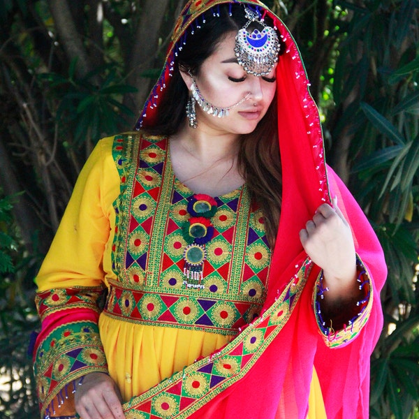 Handmade Chitrali Unisex Pakol/cap With Feather With Lines Handmade ...