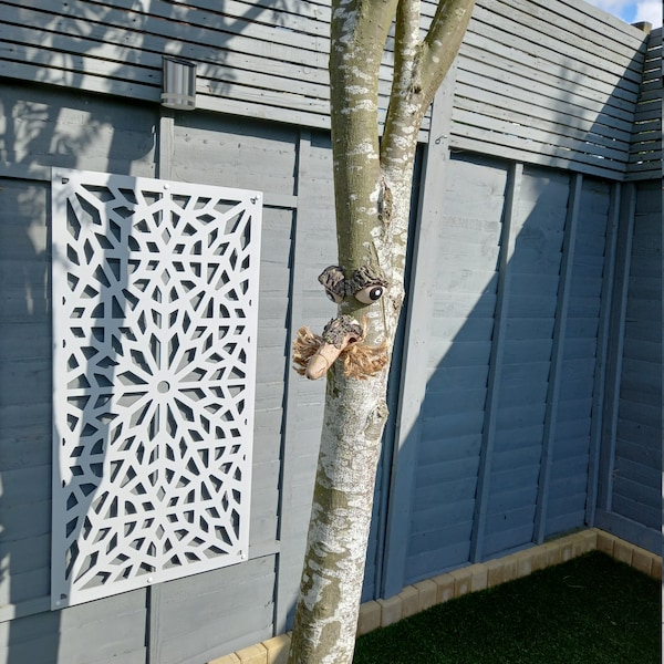 Willy the Tree Face. Funny Faces for Trees. Outdoor Sculpture, Statue ...