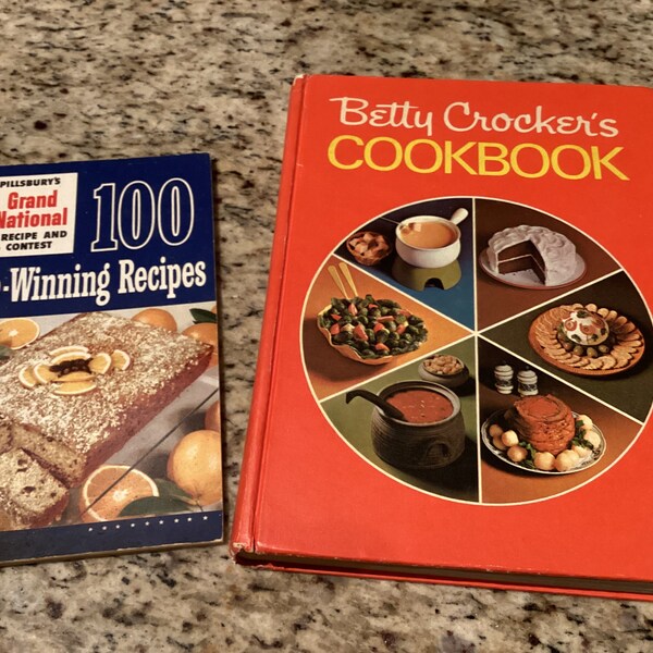 1942 WARTIME the Victory Binding of the American Woman's Cook Book ...