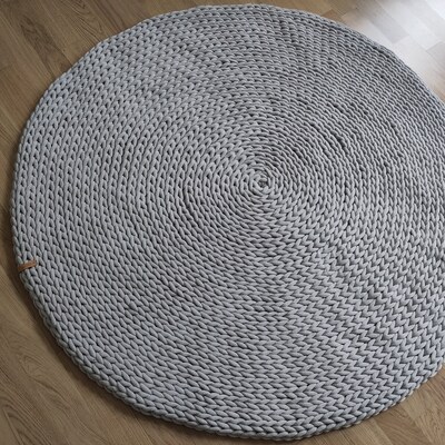 Chunky and Fluffy Crochet Round Rug, Handwoven Carpet With a Minimalist ...