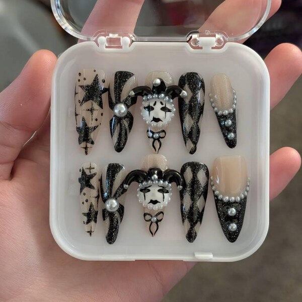 Gothic Clown-themed Press on Nails | 3D Sad Clown Face Nail Art | Bold ...