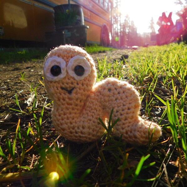 NO SEW (except the Eyes) Earthworm Amigurumi Crochet Pattern, Worm ...