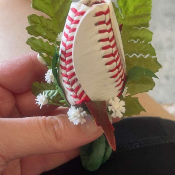 Softball Roses Arrangement | Softball Flowers Bouquet | Softball Gifts ...
