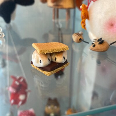 Smores Frog Figurine - Etsy